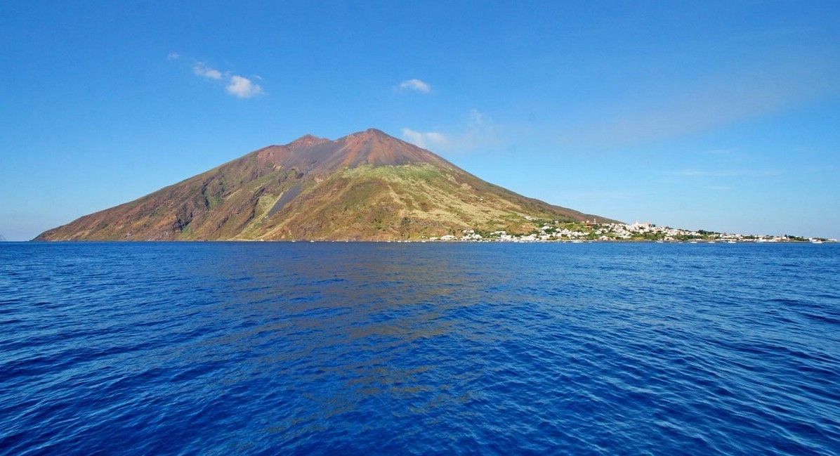 Escursioni in barca Stromboli | A partire da €55 | Freedome