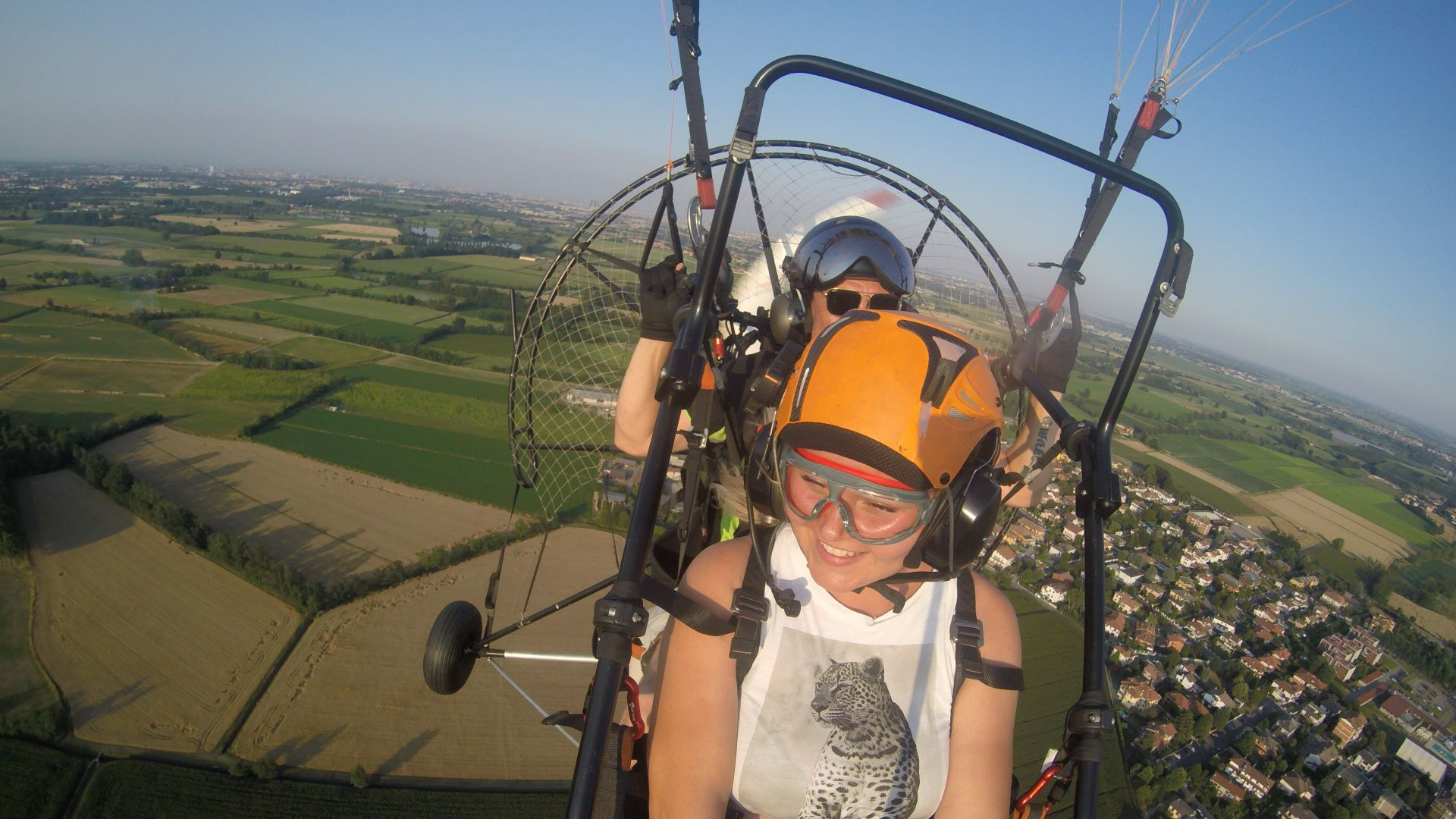 Paragliding Milan | Starting from €0 | Freedome
