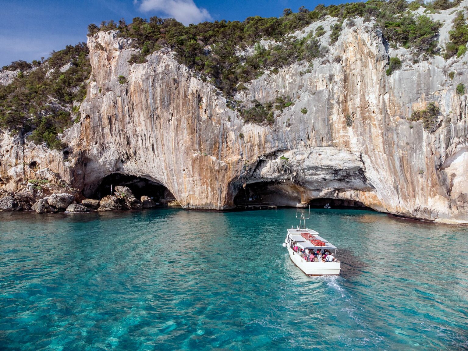 Cala Gonone: cosa vedere, cosa fare e le migliori spiagge | Freedome