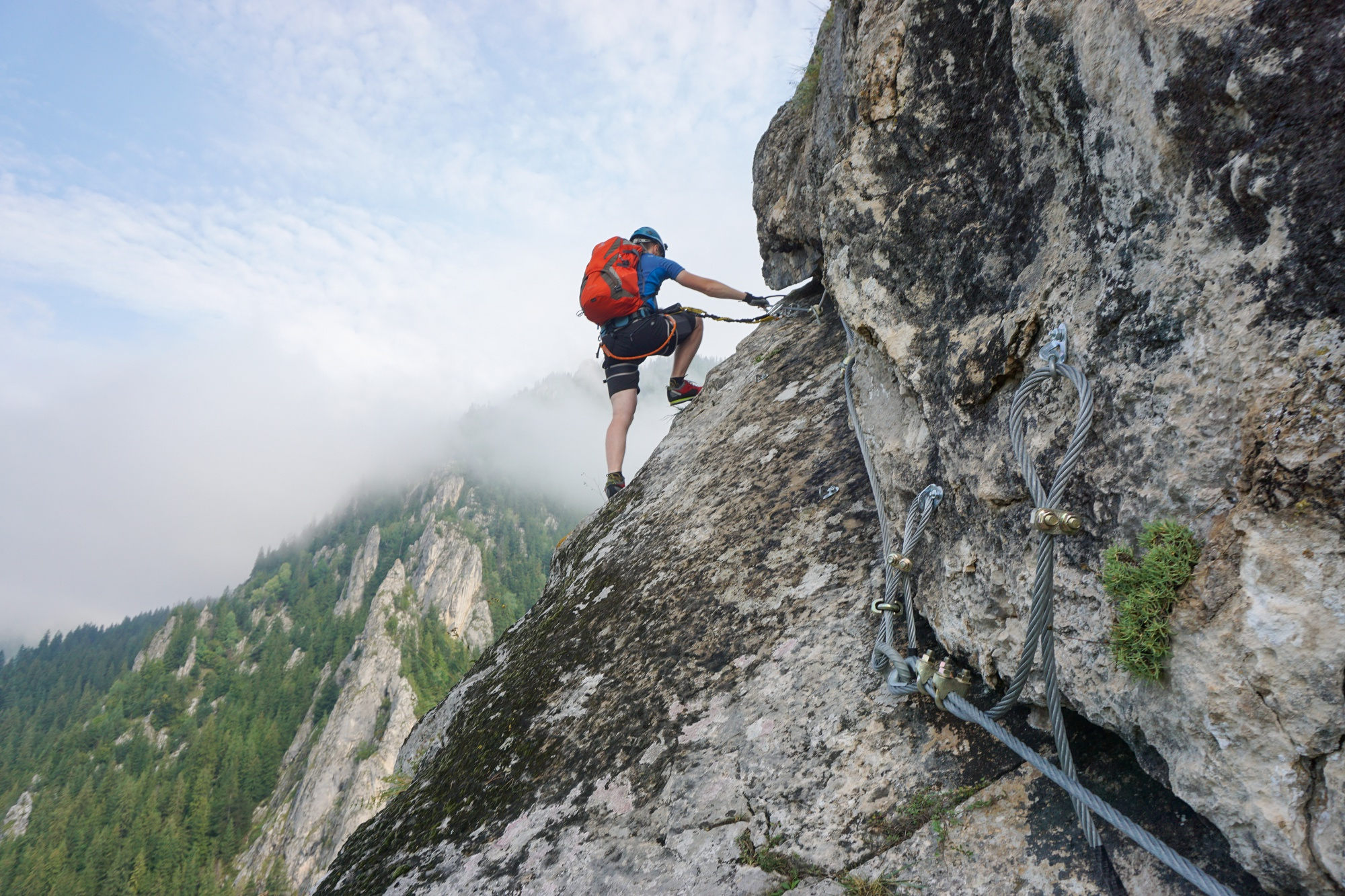 Via ferrata: che cos'è e i migliori percorsi per iniziare | Freedome