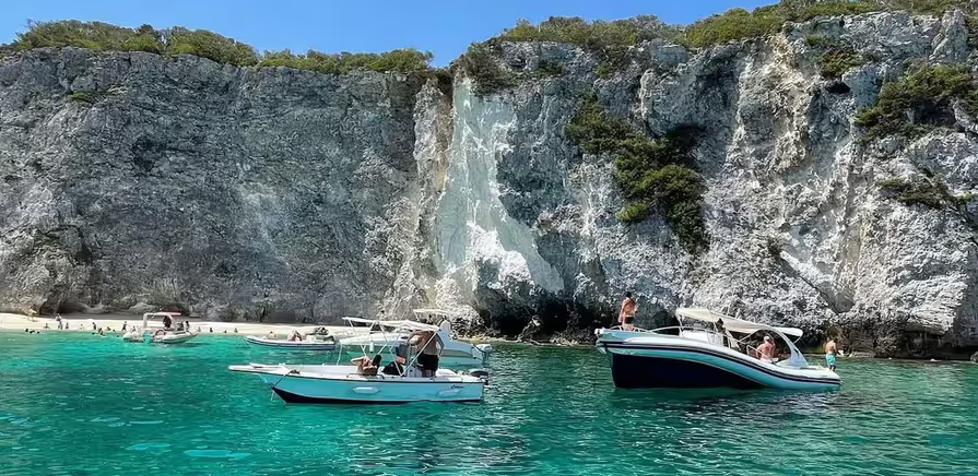 Dinghy tours Tremiti Islands | Starting from €100 | Freedome