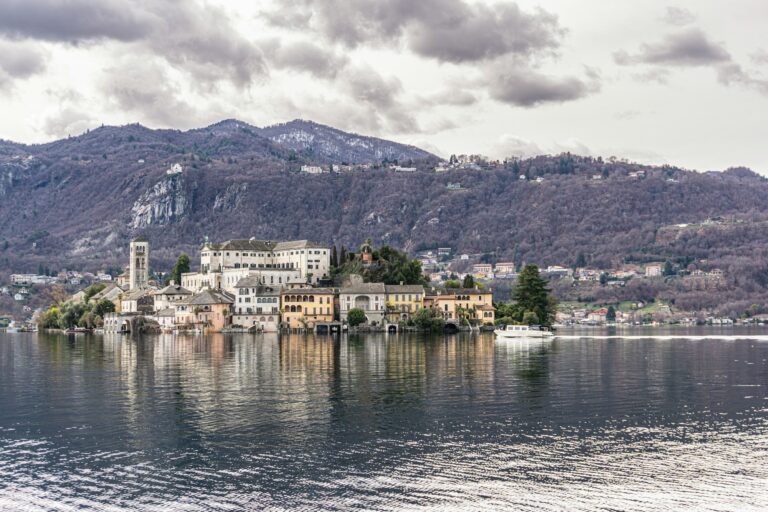 Cosa vedere e cosa fare sul Lago d'Orta in Piemonte | Freedome
